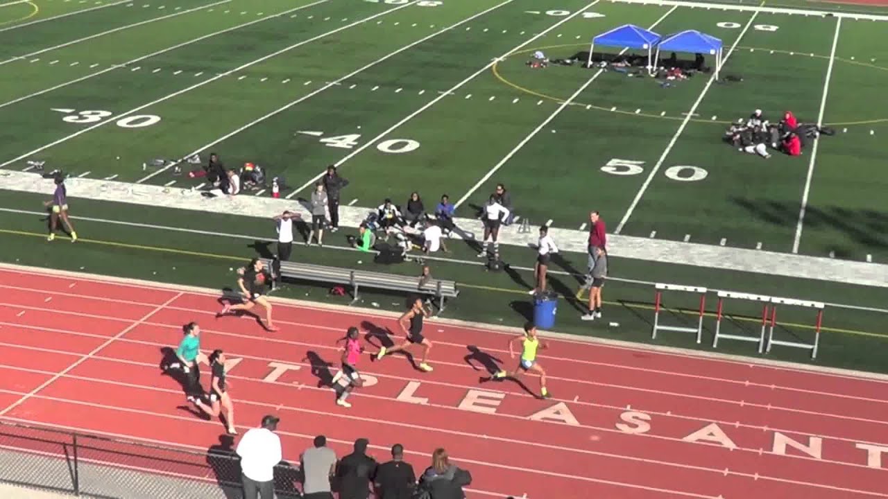 Cardinal Track Club (Girls 150m Heat 2 1/4/2014) - YouTube