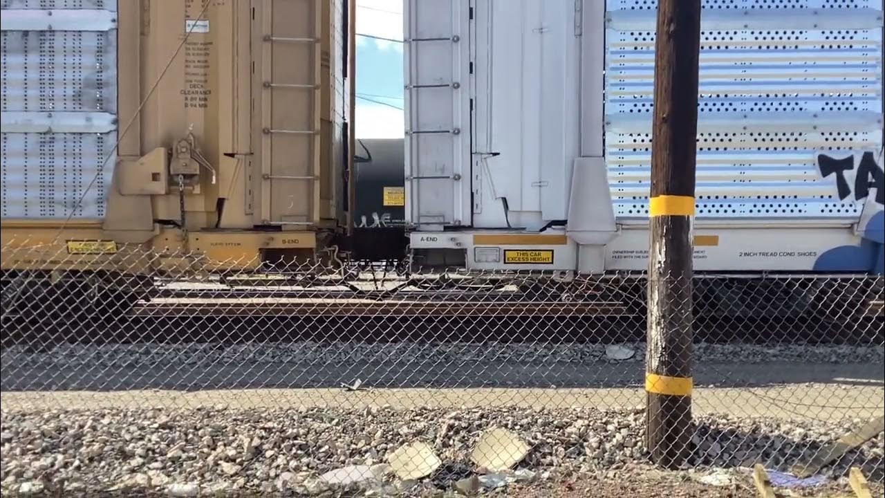 UP 1377 moves forward at Phoenix yard and stops - YouTube
