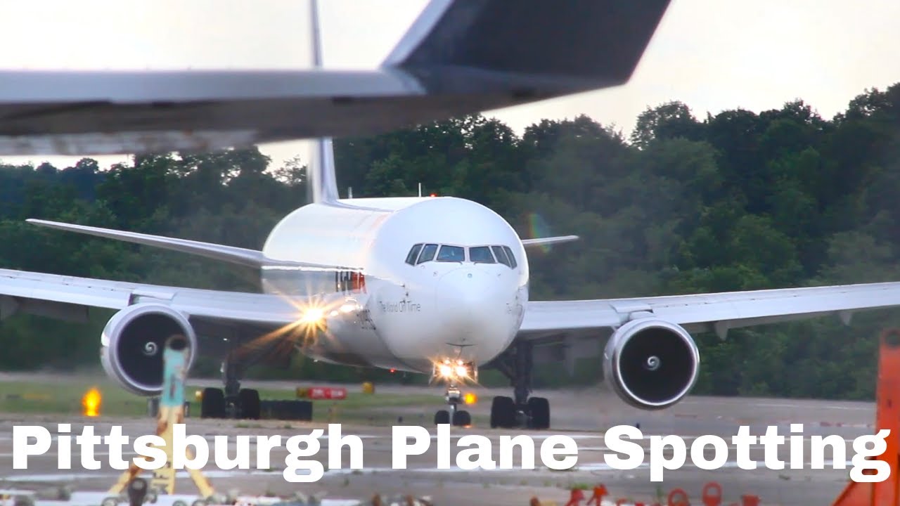 Dusk Plane Spotting at Pittsburgh International Airport - YouTube