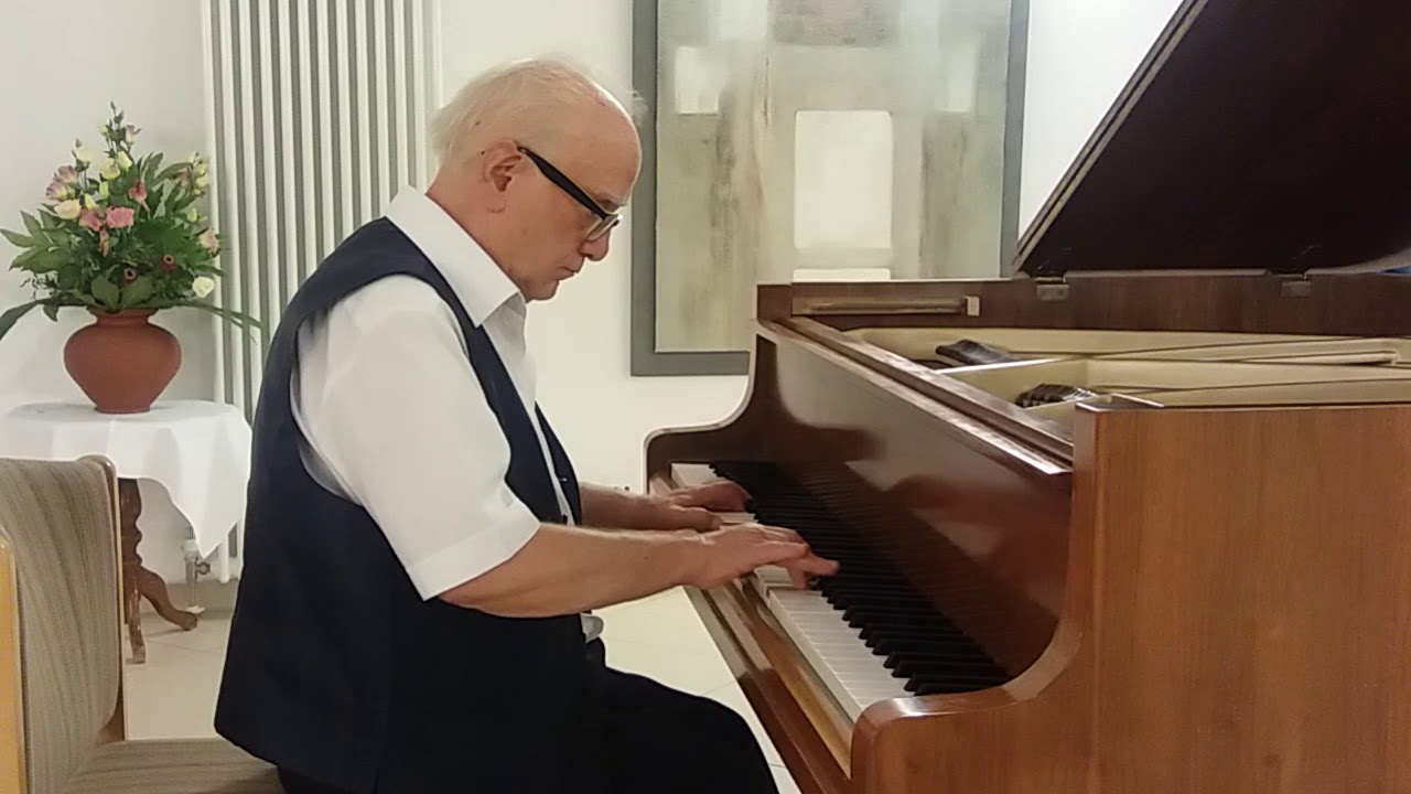 Nikolaj Shishighin plays Prelude h-moll by Bach-Ziloti - YouTube