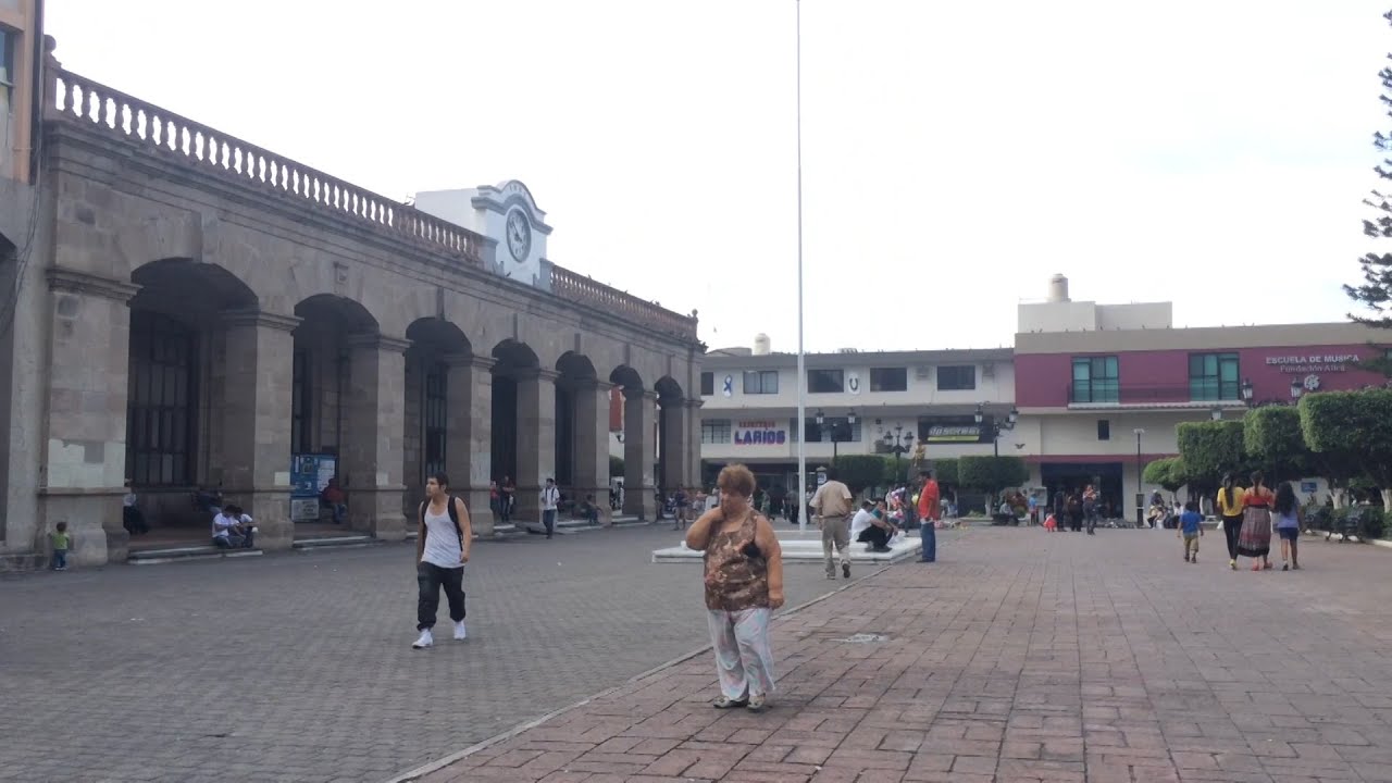 Tepic resguarda historia y cultura en su plaza principal - YouTube
