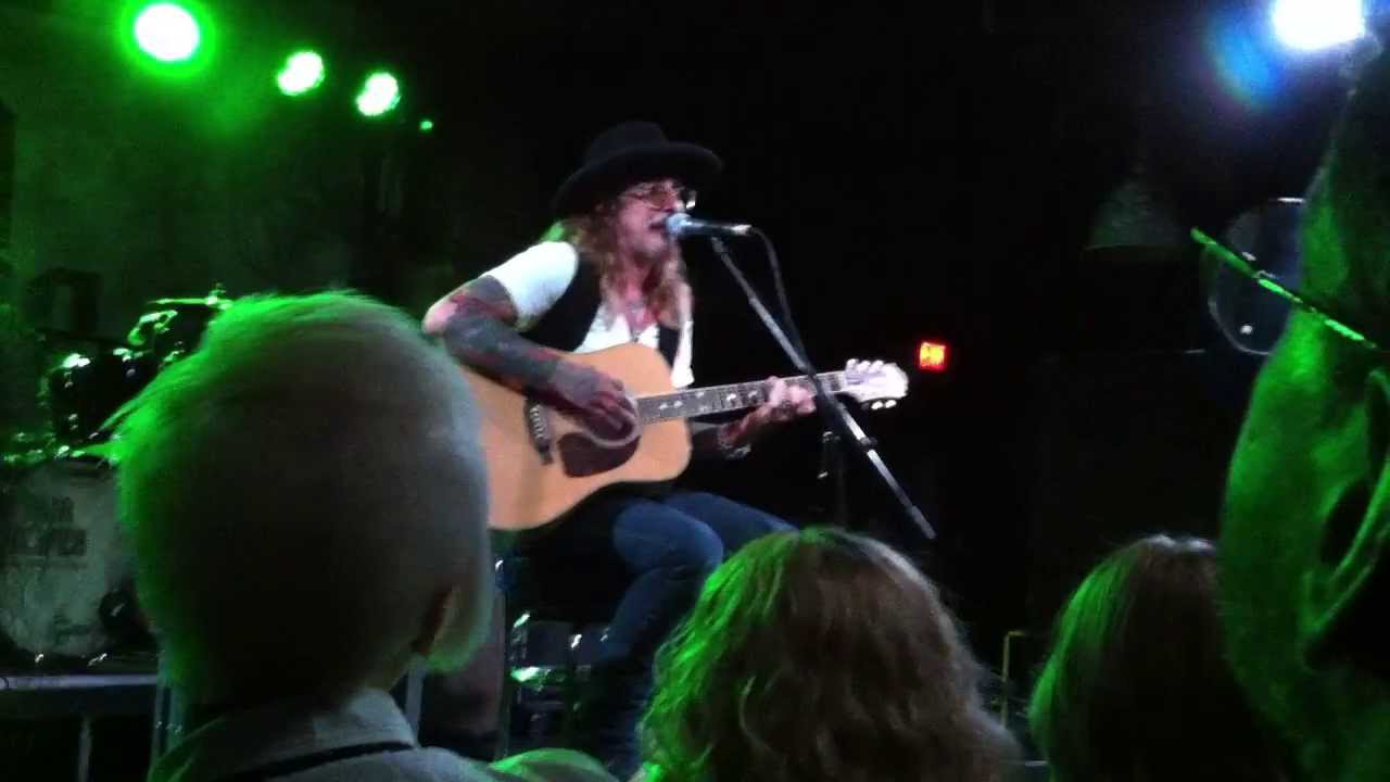John Corabi - Robin's Song & Man in the Moon at Peabodys in Cleveland ...