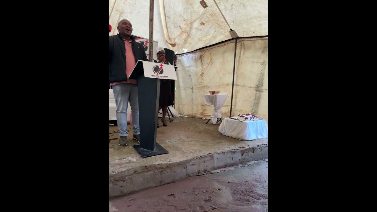 Ngiphakamisela amehlo ezintabeni - YouTube