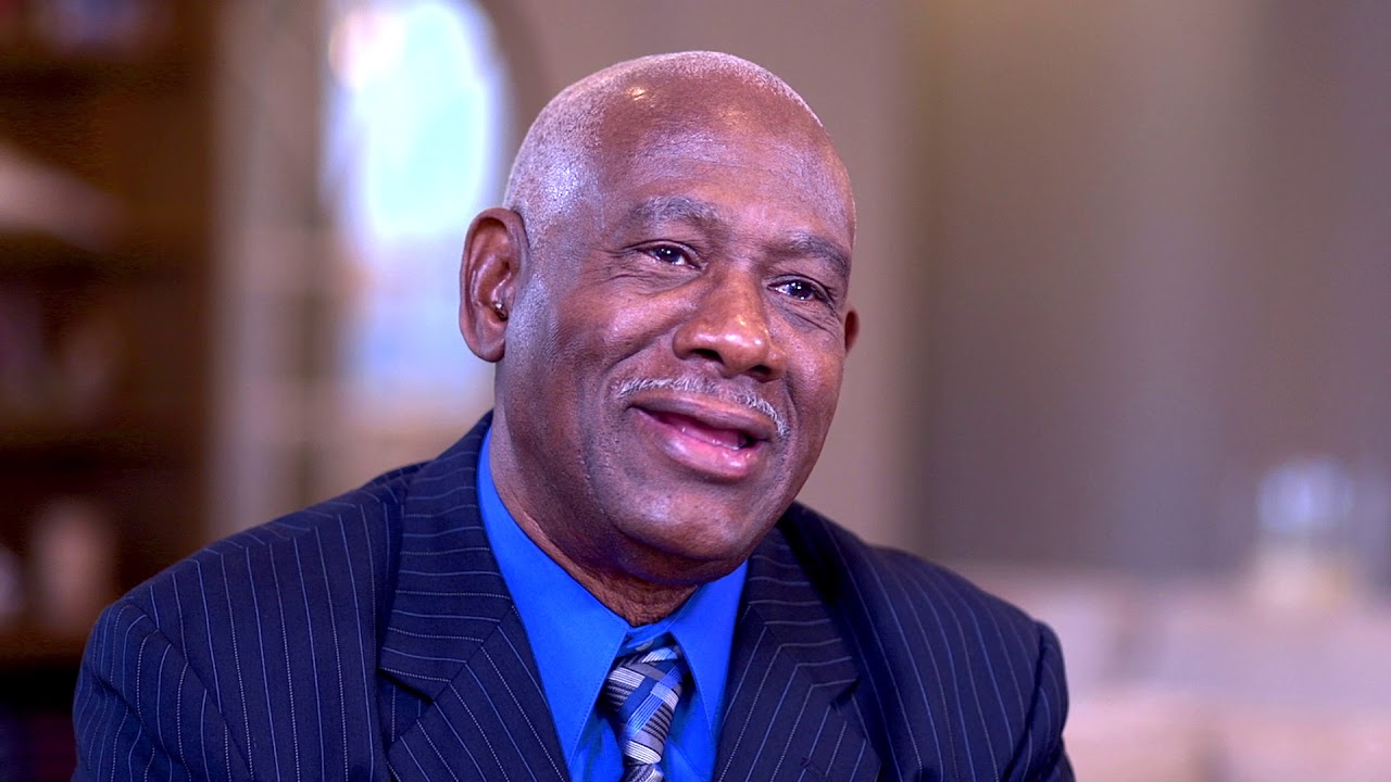 Bowden Eye- Dr. Frank W. Bowden, III, Cataracts - YouTube