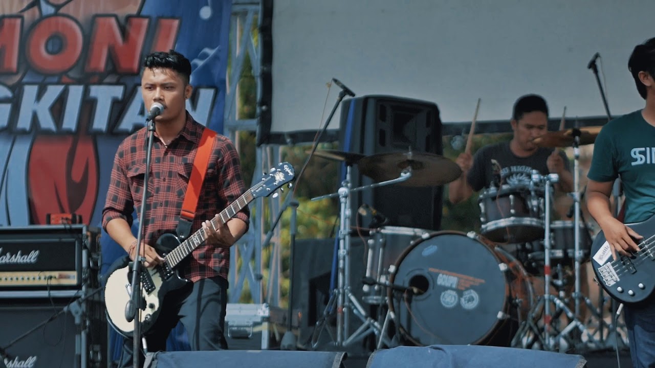 SIR Band - Gusti Ayu (live) - YouTube