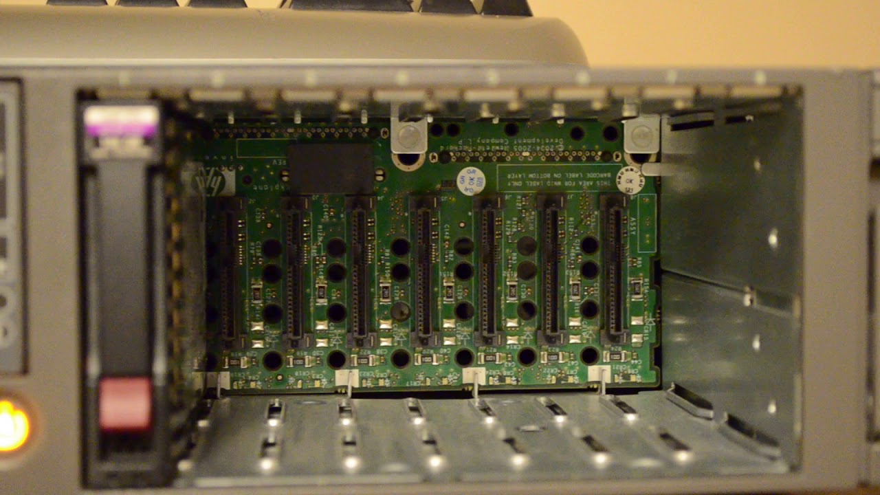 HP DL 380 G5 Powered on - YouTube