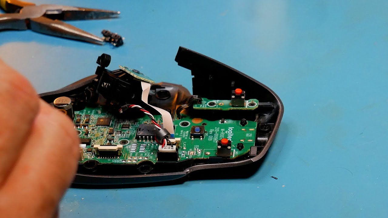 My guild banned me - Logitech MX Master 3 Buttons failed during a raid - YouTube