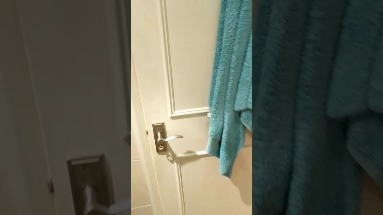 Bathroom door jam - YouTube