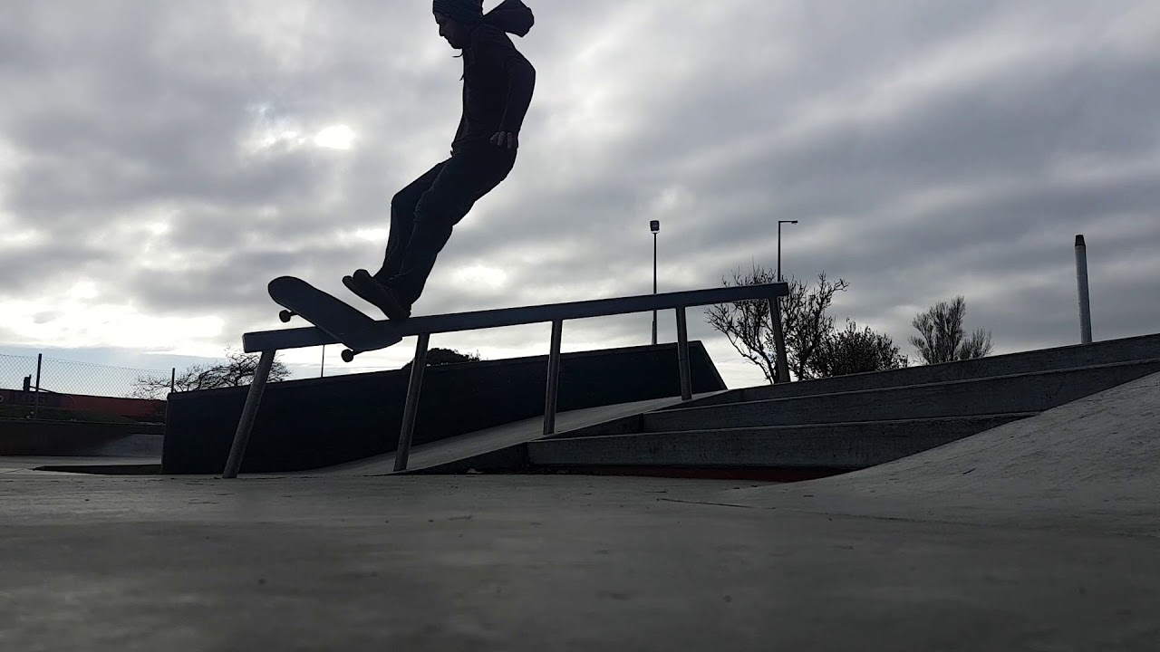 Boardslide that rail - YouTube