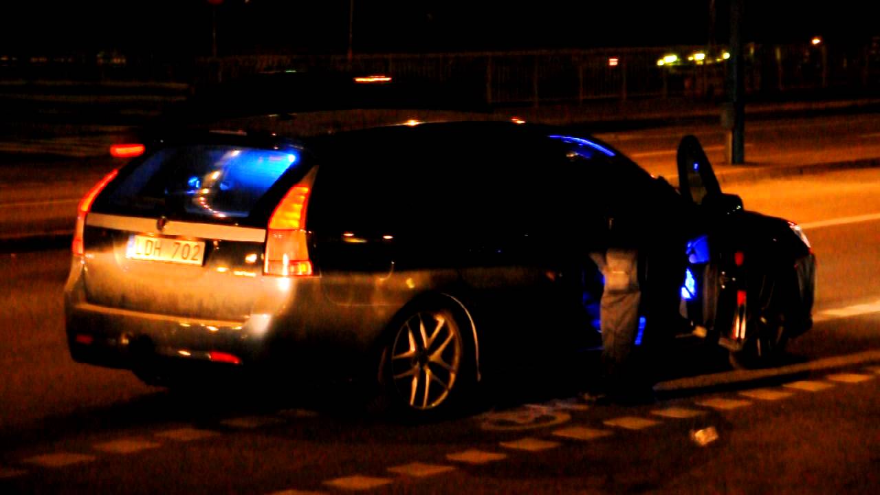 Civil polis Saab 9-3, blåljus - YouTube