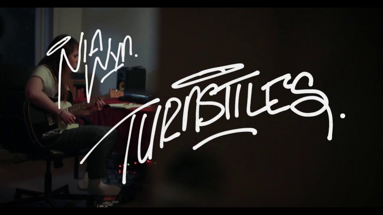 NIA WYN: Turnstiles ft. Paul Weller (Oficial Video) - YouTube