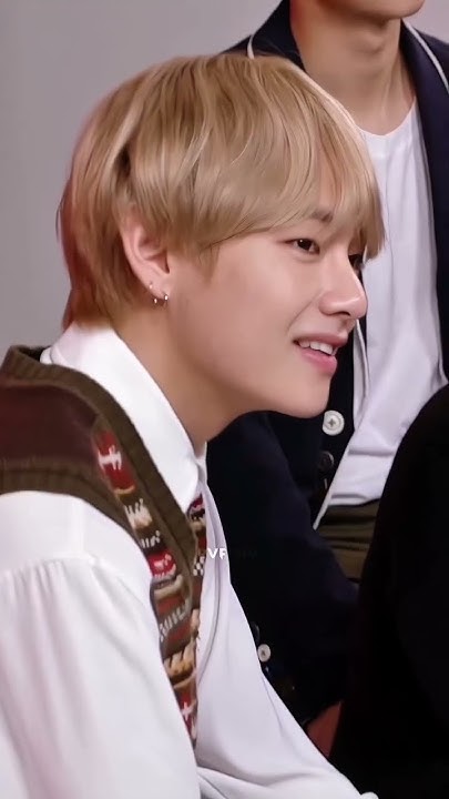 Tim Taehyung whatsapp status 💜 #btsarmy #bts_official_bighit #btsot7ff #suga #jhope #ytshorts ...