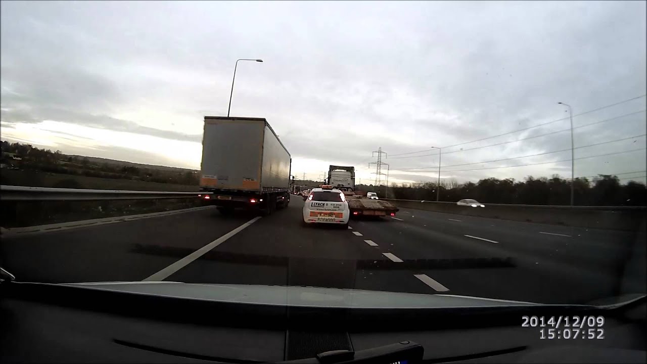 M25 Junction 27 Near Miss - RoadHawk HD - YouTube