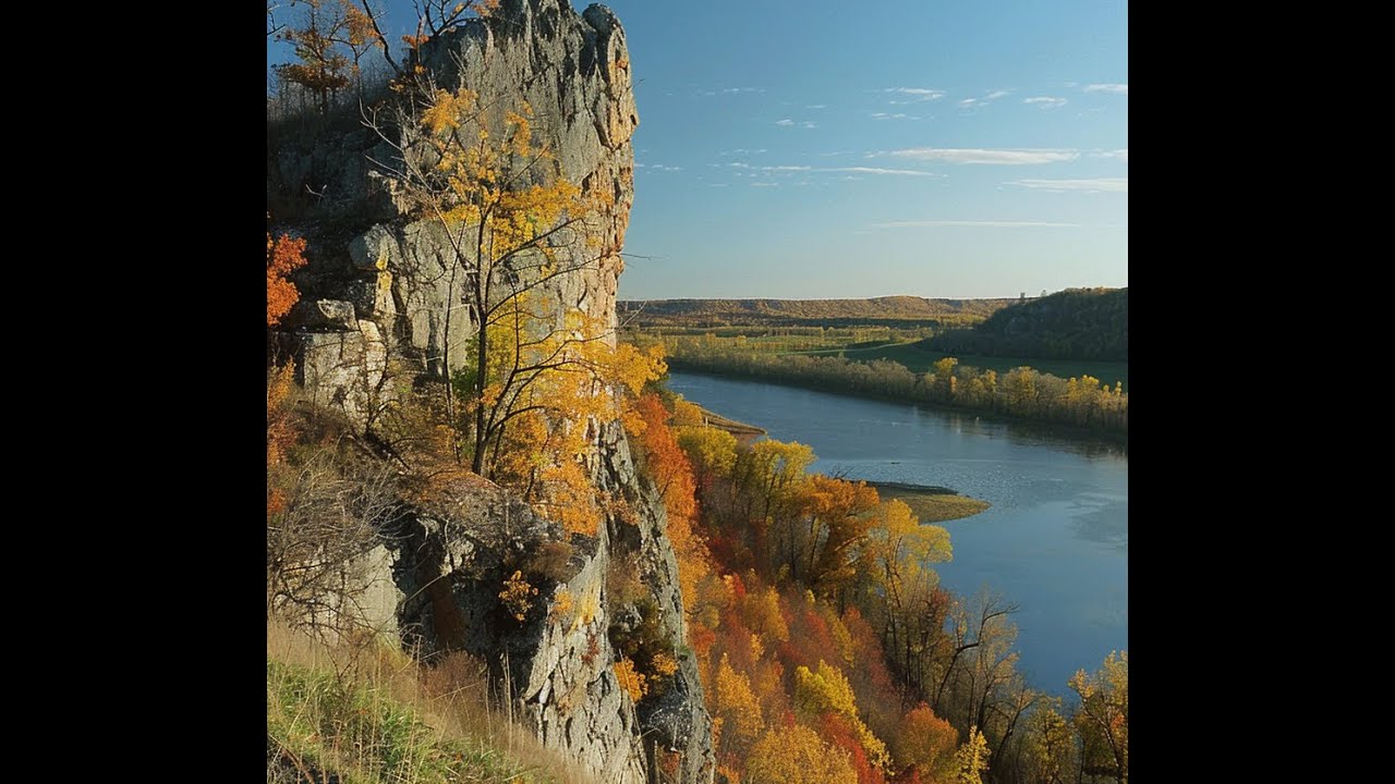 Sugar Loaf Bluff Views in Winona, Minnesota | Scenic Serenity | Virtual ...