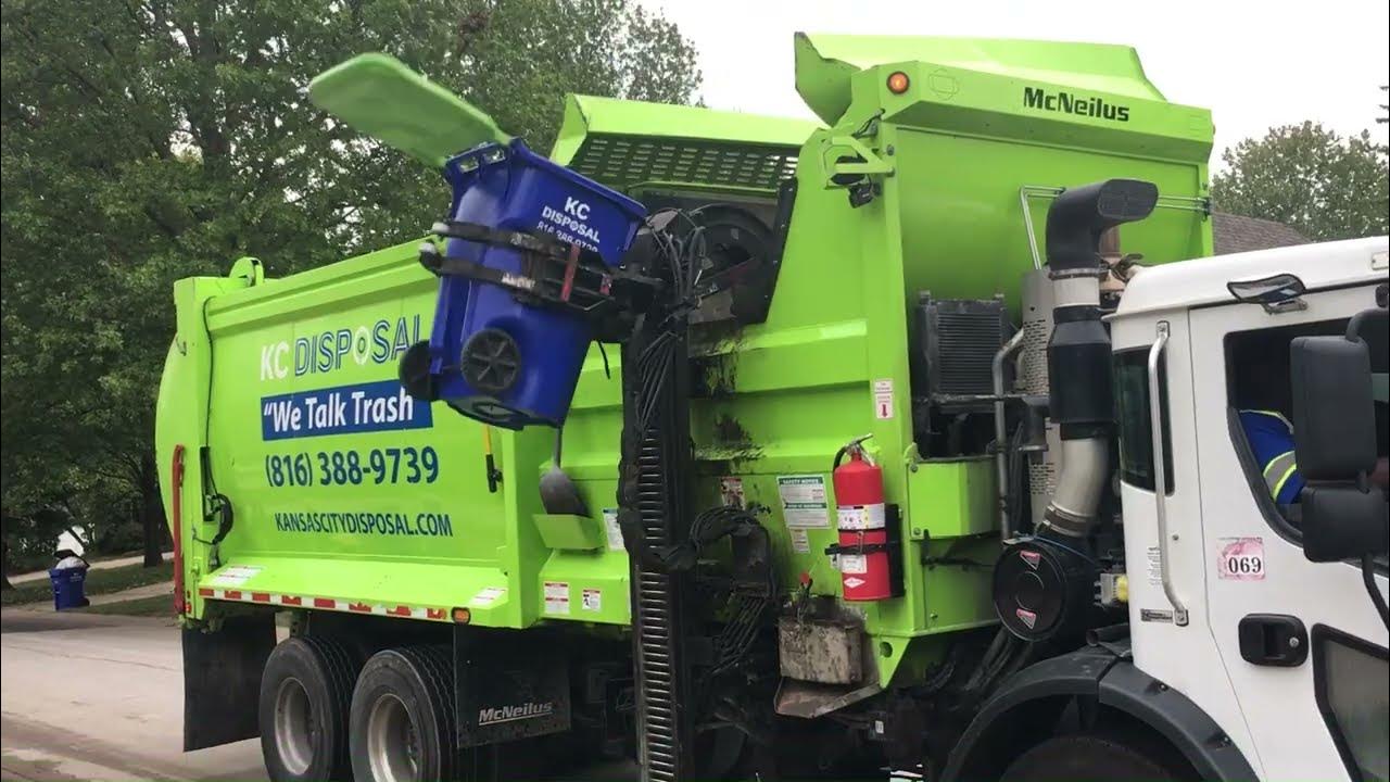 Garbage Trucks In Action - YouTube