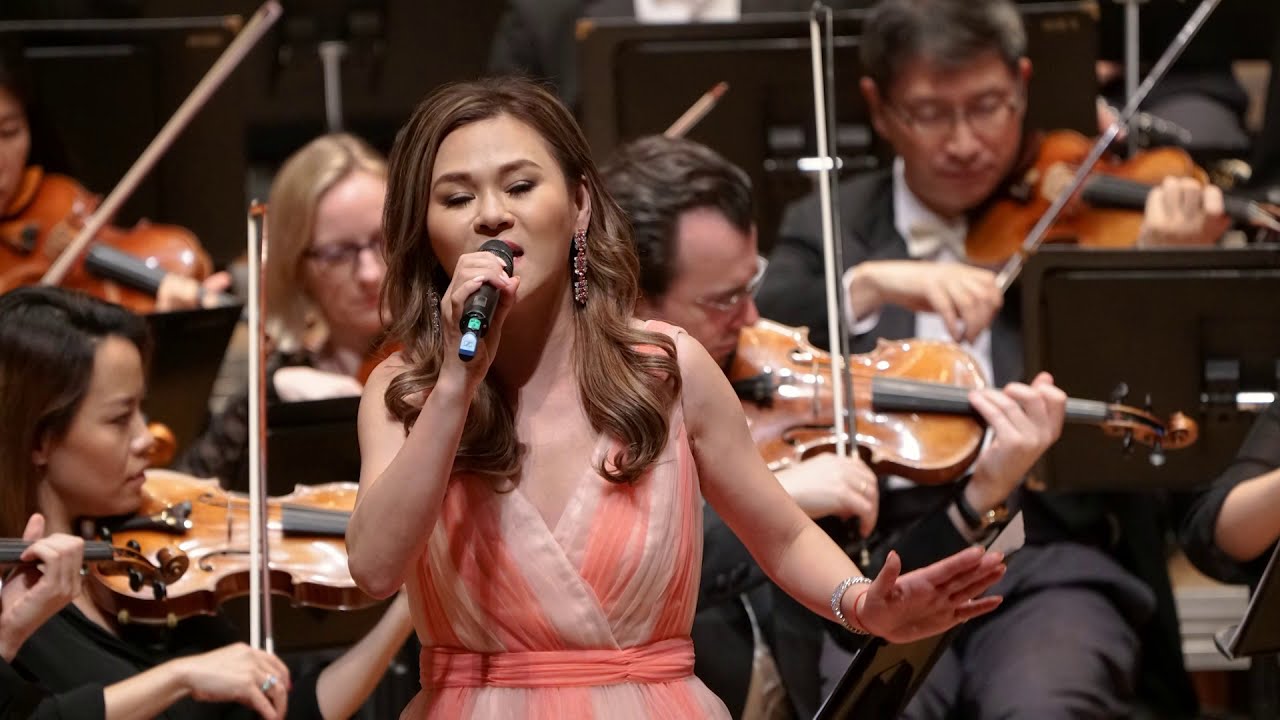 Whitney Houston's Greatest Love of All (Orchestra) - Clara Li - YouTube
