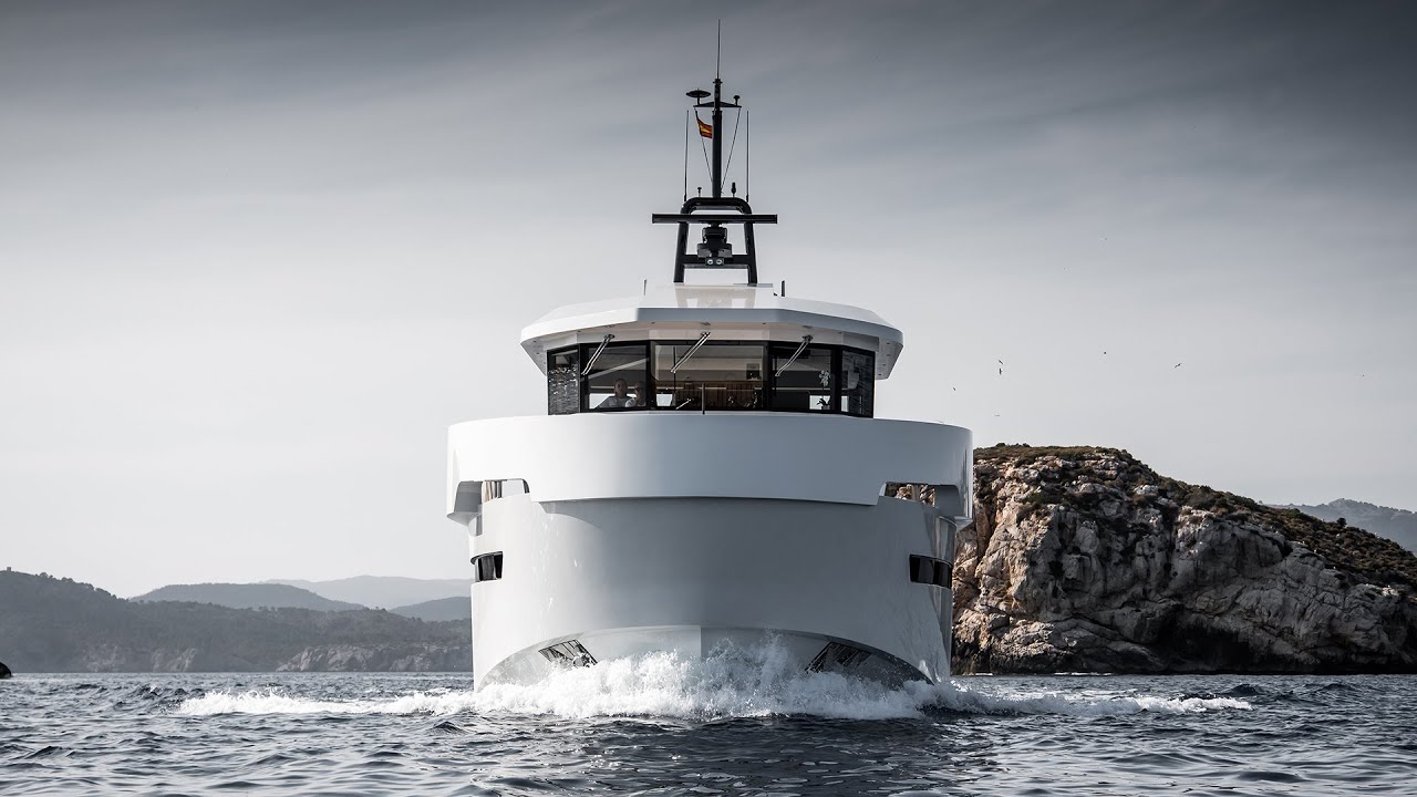 Outer Reef Yachts 27 YXT - A Fast Displacement Platform Built for ...