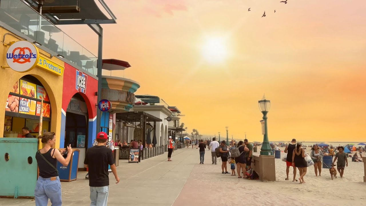 The "Coney Island" of the West Coast : Walking Mission Beach in San ...