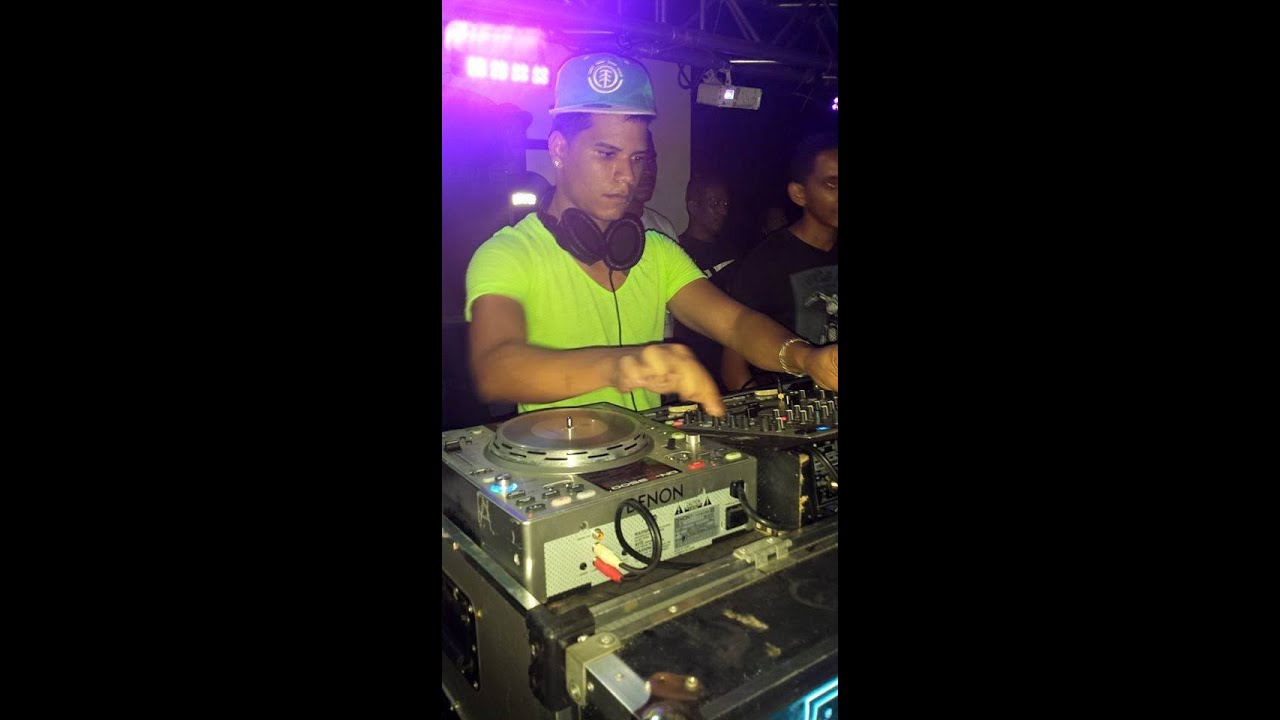 TECHNO HOUSE SET DE PRACTICA - DJ DARREL EL APODERADO DEL ROSARIO - YouTube