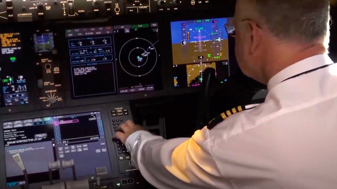 Next-Gen Flight: Boeing 787 Dreamliner Cockpit - Flight Plan ...