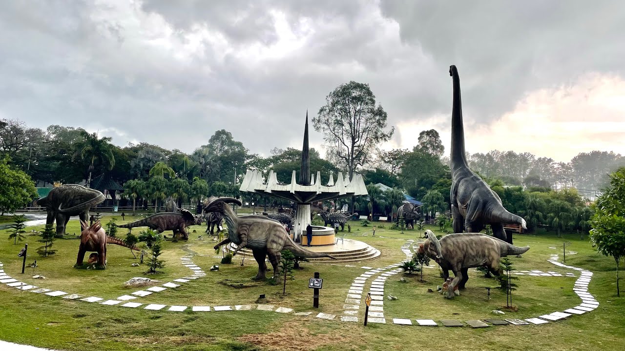 [4K] Welcome to Zoo Terentum Kuantan Pahang - YouTube