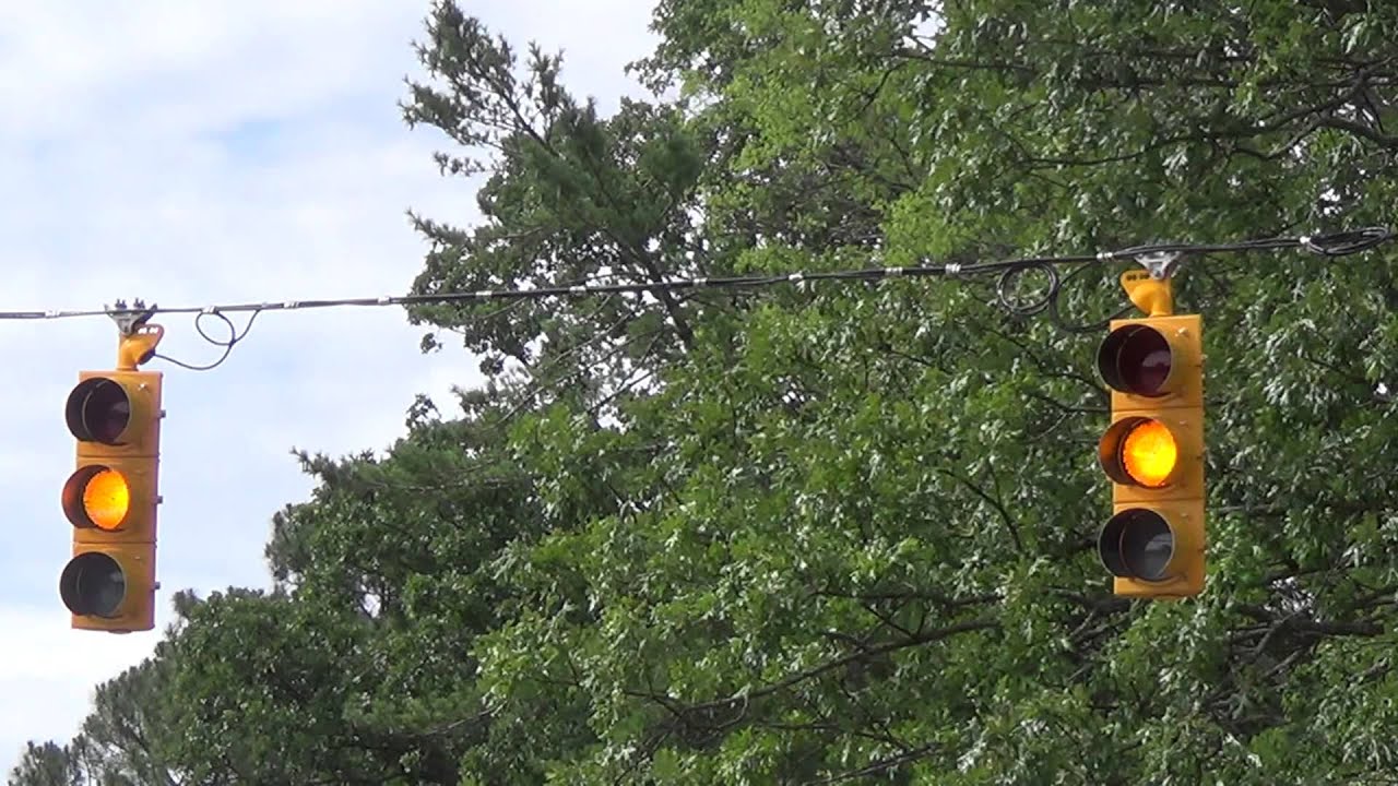 8 inch Mark IV Traffic Lights - YouTube