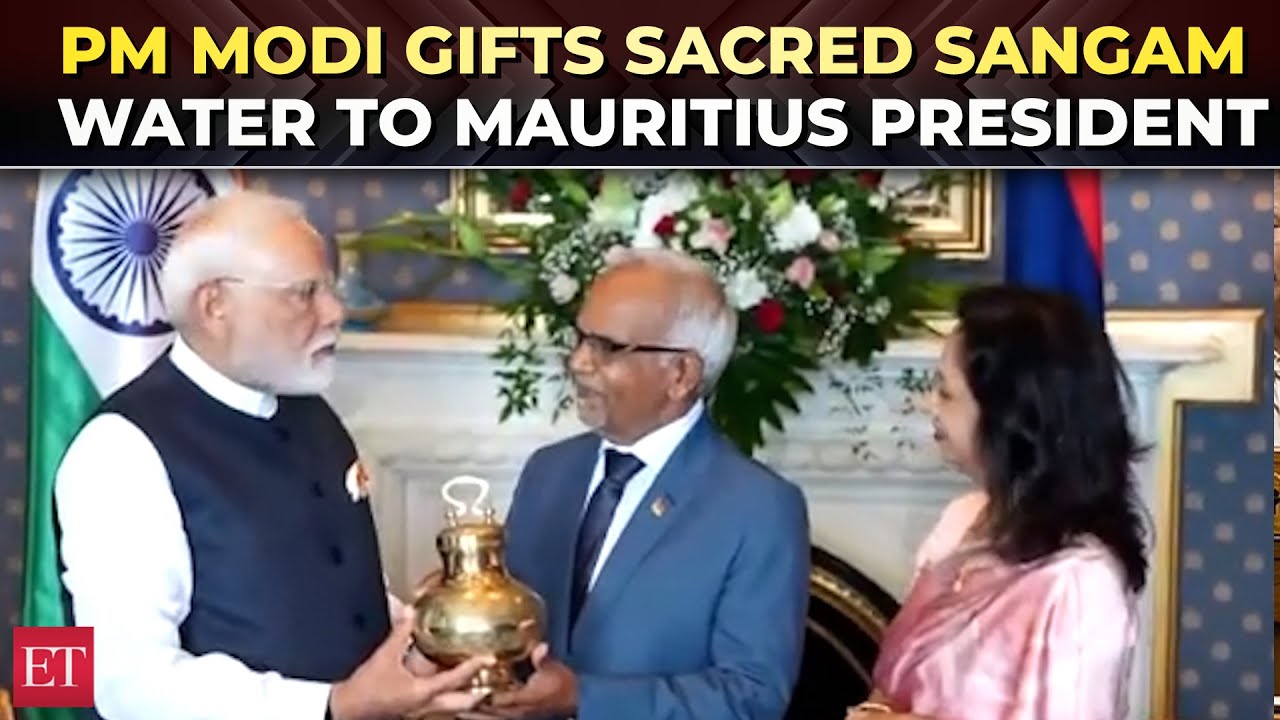 PM Modi gifts sacred Sangam water, makhana & Banarasi saree to ...