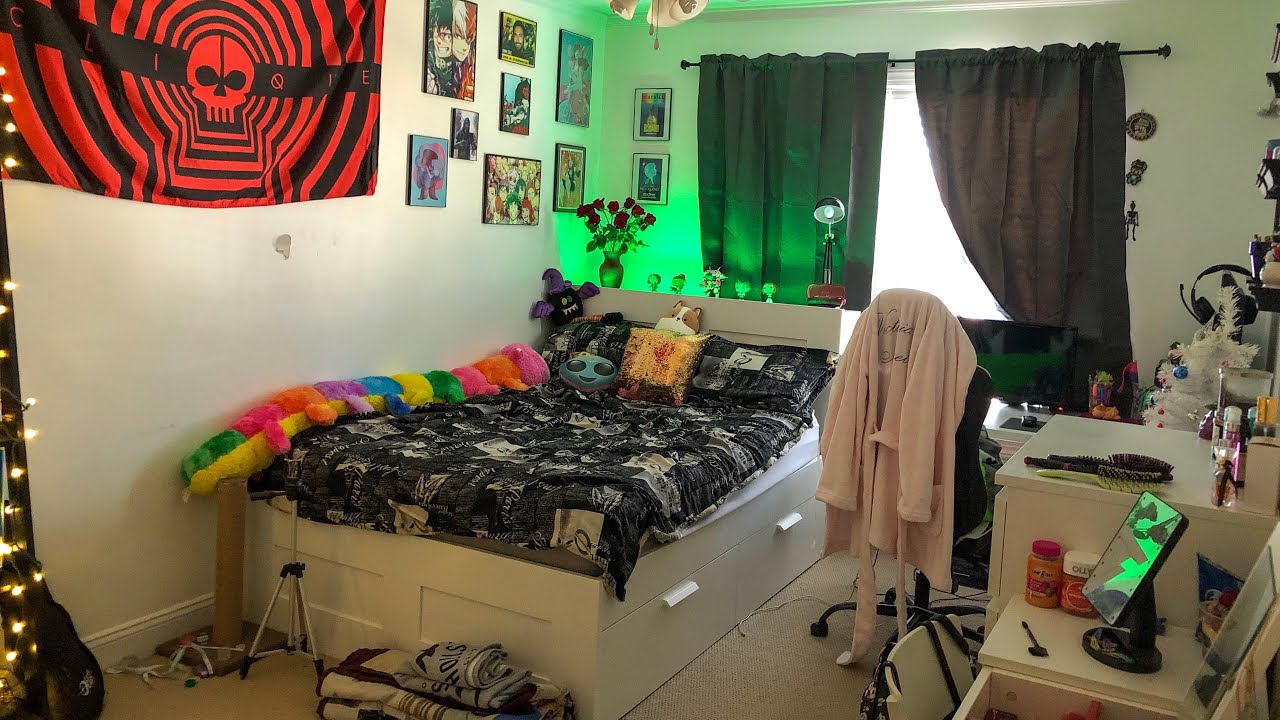 ASMR | Room Tour! | Tapping, Scratching - YouTube