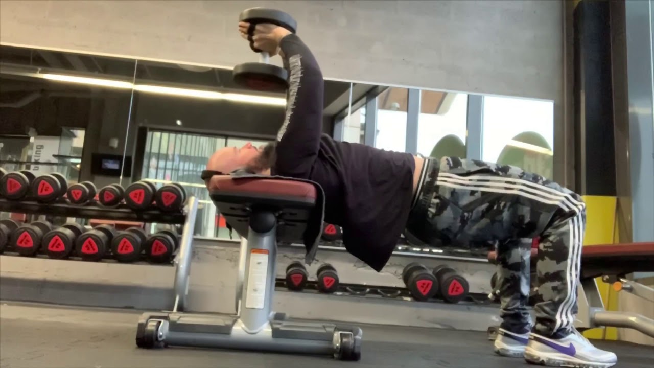 Pull-over en travers du banc avec haltère : - YouTube