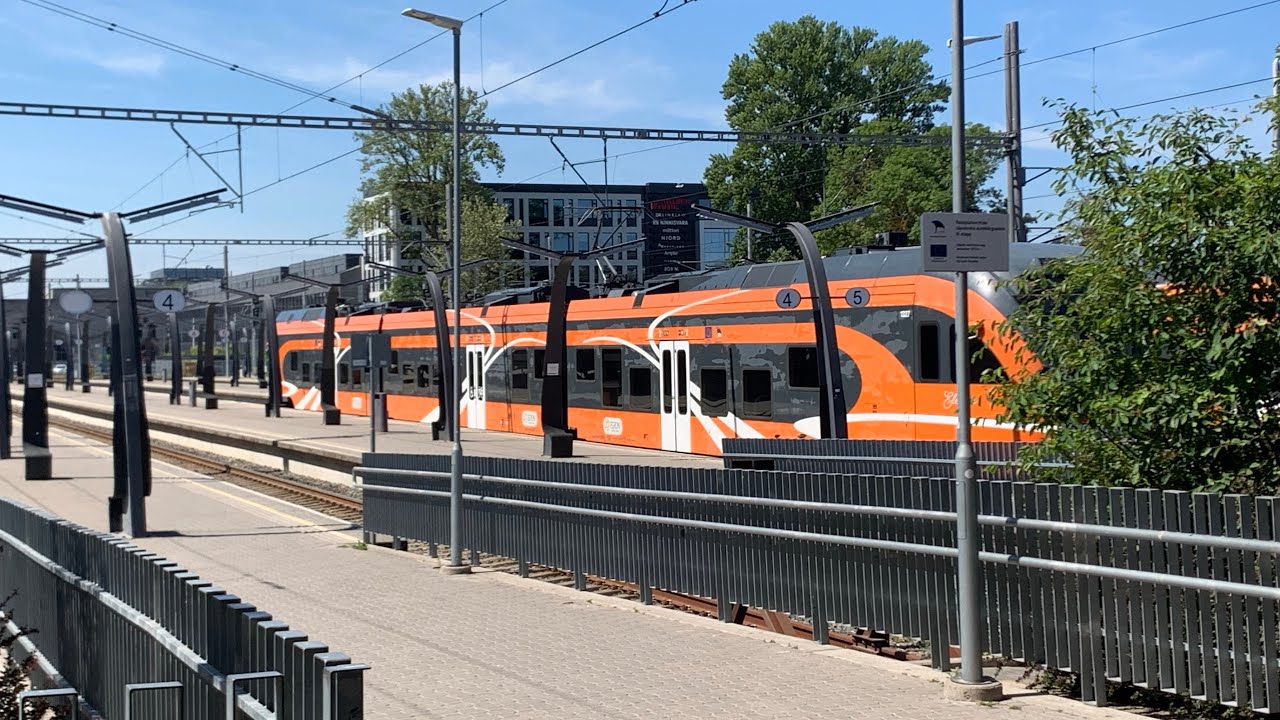 Riding Elron from Tallinn to Ülemiste | Tallinn, Estonia - YouTube