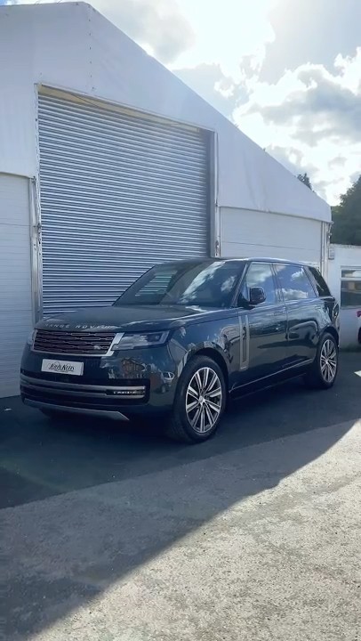 Brand new ‘75 plate Range Rover, fresh off the showroom floor and ...