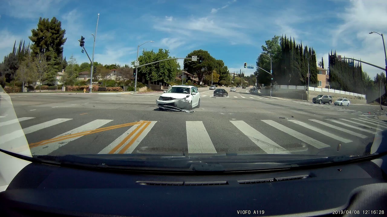 Car Accident Reseda and Rinaldi Northridge 4/8/19 - YouTube