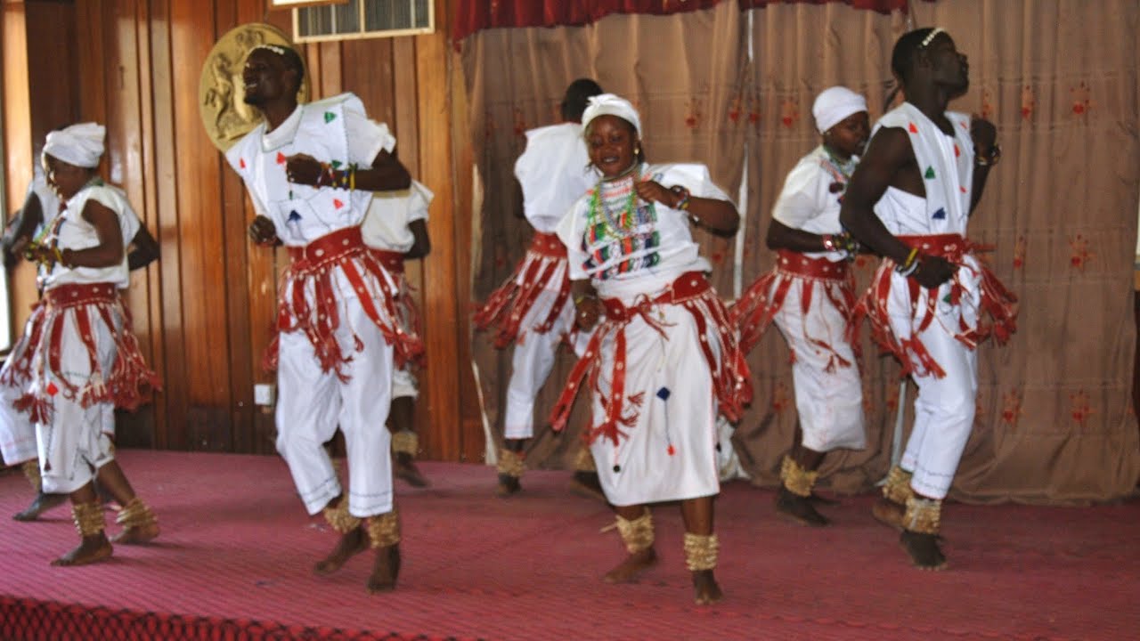 fullani traditional dance in niger - YouTube