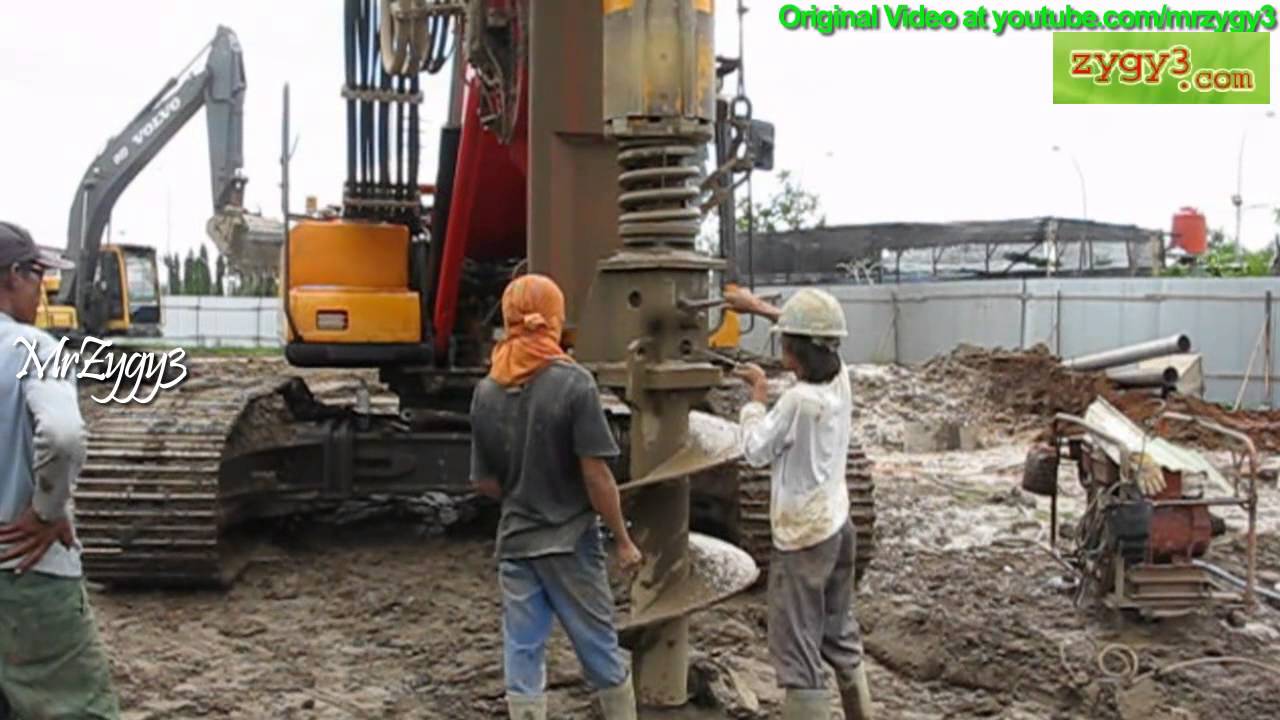 Hydraulic Rotary Piling Drill Rig Sany SR150C Releasing Auger - YouTube