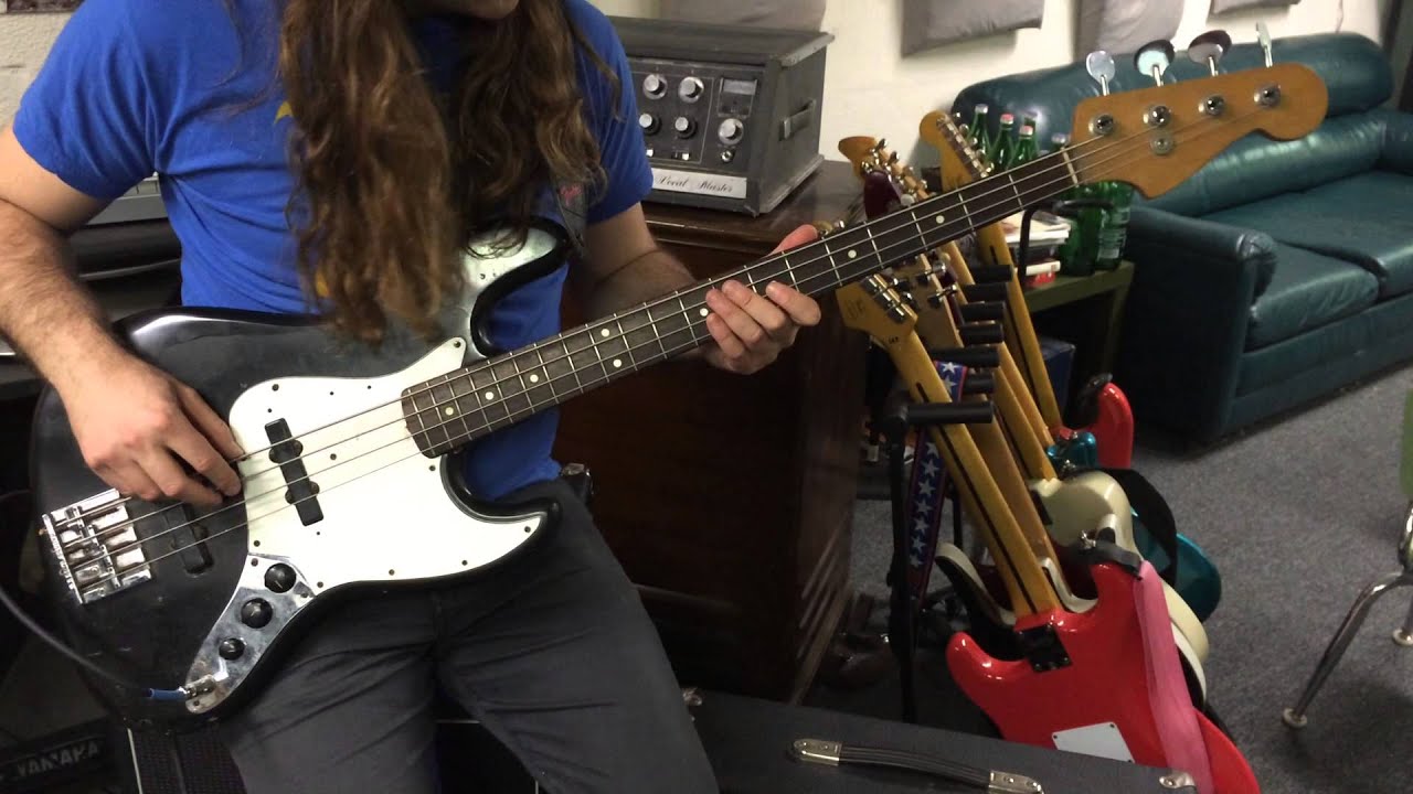 The Runaways - Rock and Roll - Bass Main Riff - YouTube