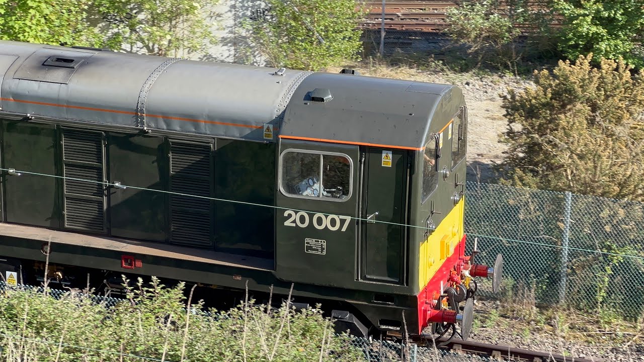 Class 20s 20007 & 20205 arrive at the Mid-Norfolk Railway | 21st May ...