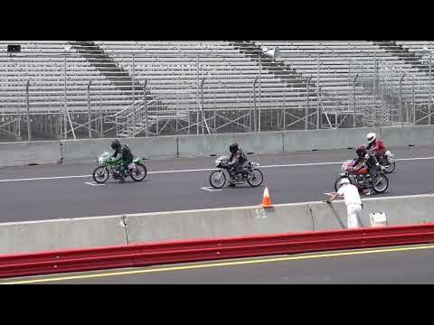 AHRMA Laguna Seca 2023 - GP250 start - Dustin Johnson on the Highwayman powered YCS1 - YouTube