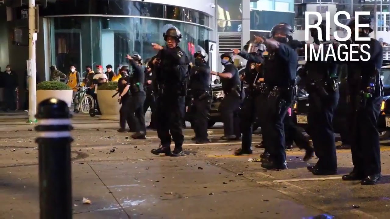 "LAPD vs Lakers Fans" Police use force against sports fans to stop ...