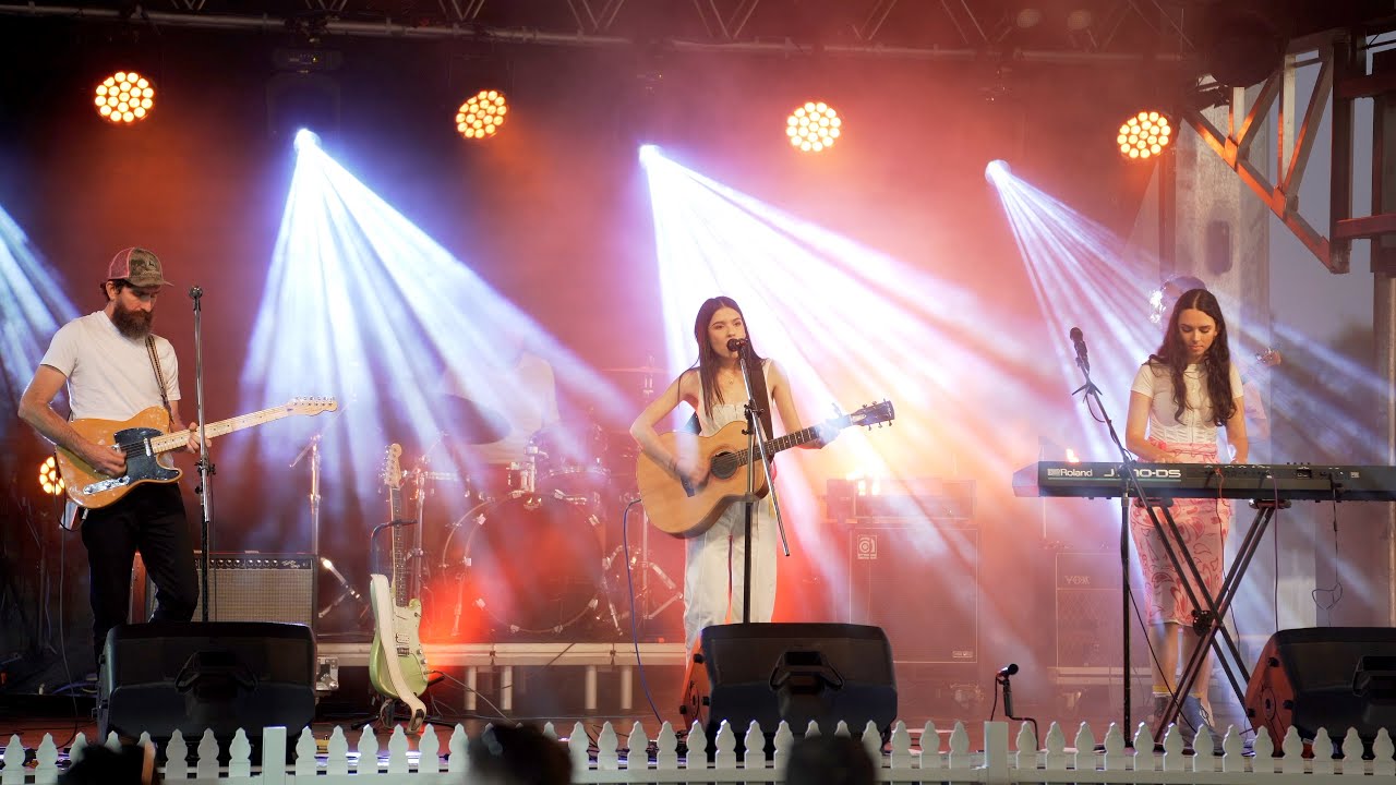 Amber Farnan at Sugardrop Festival 2022 - YouTube