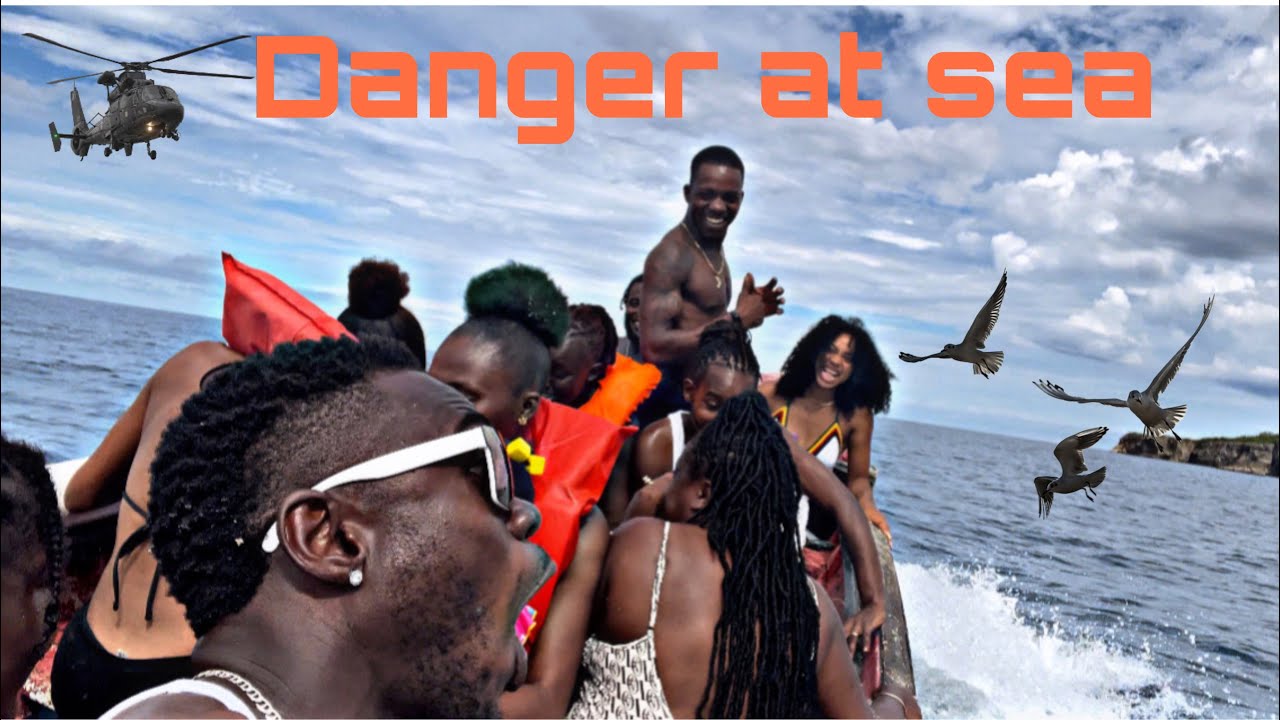 Warning ⚠️ in trouble at sea the weather changes 🌊⚡️ - YouTube