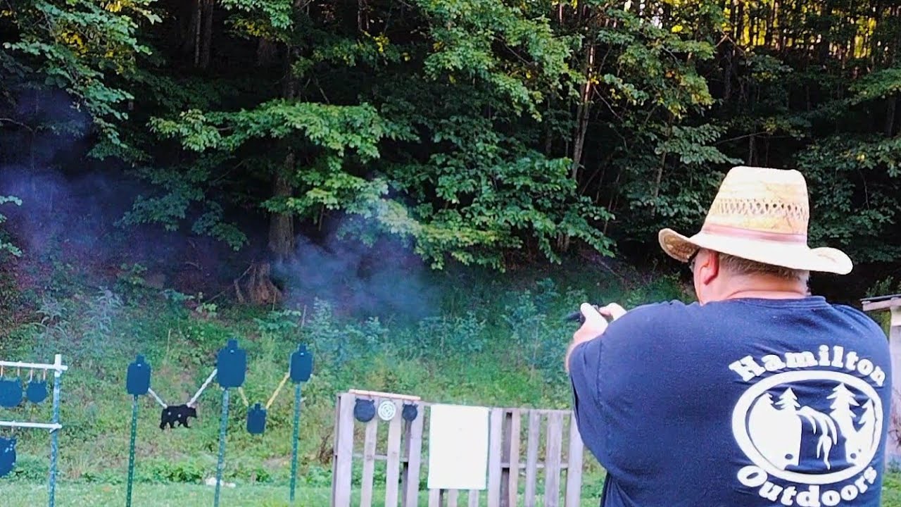 Diamondback Sidekick Birdshead with some 22 mags. and just some fun ...