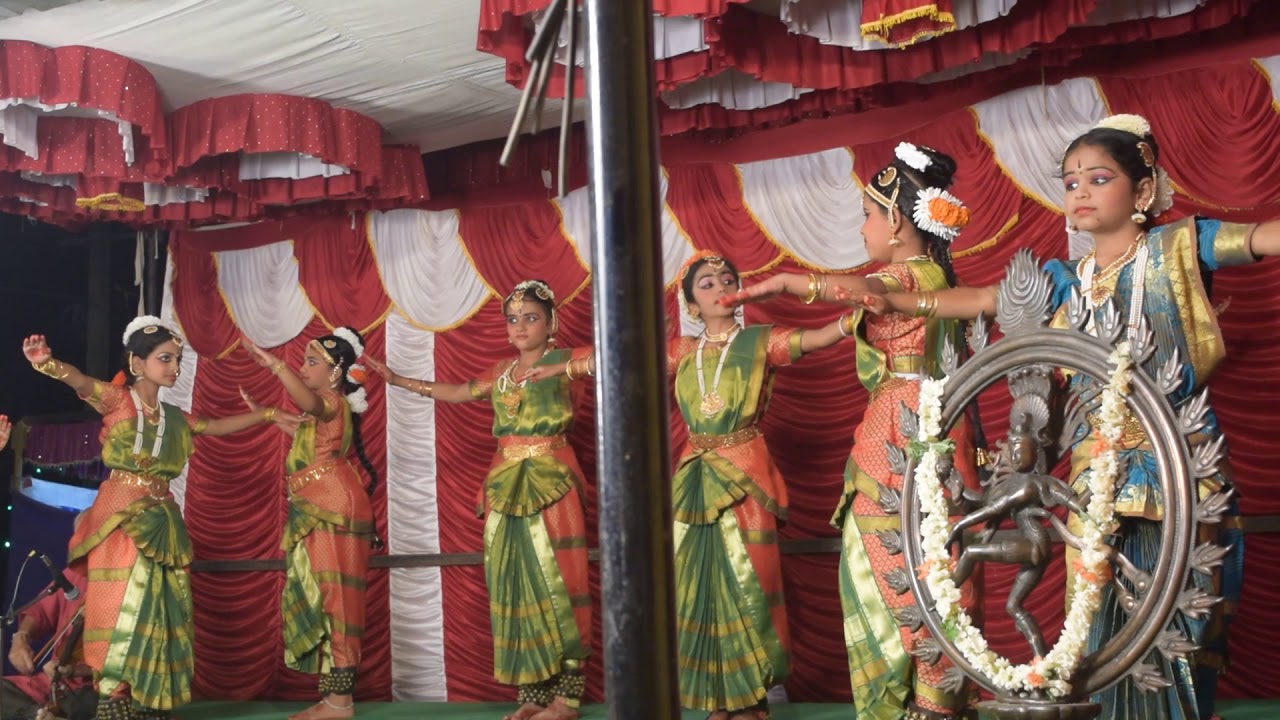 Bharatanatyam Alarippu Dance - YouTube