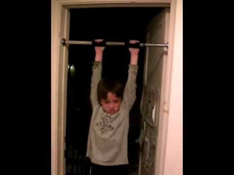 7 year old boy can do more pull-ups than you - YouTube
