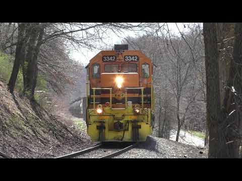 SD40 quartet on BPRR BTRI in notch 8 - YouTube