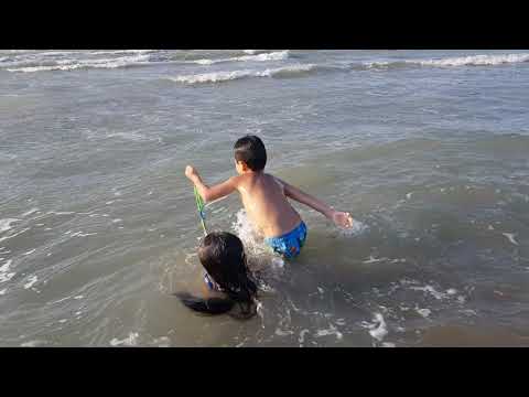 kids at sea. çocuklar denizde yüzüyor mu?! :) uşaqlar dənizdə