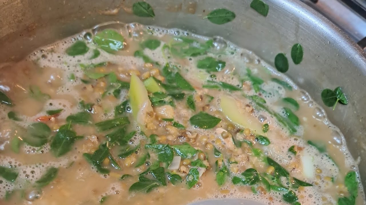 GINISANG MONGGO NA MAY OPO AT MALUNGGAY RECIPE - YouTube