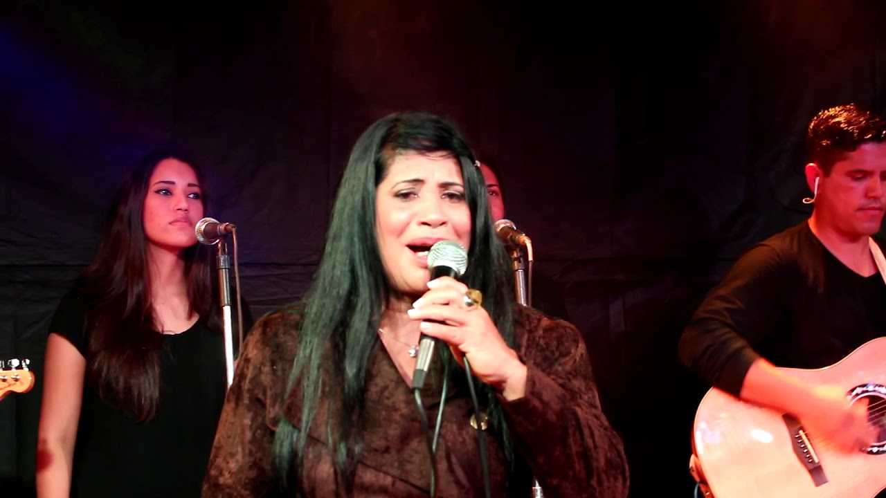 Cida de Souza Jesus vive - YouTube