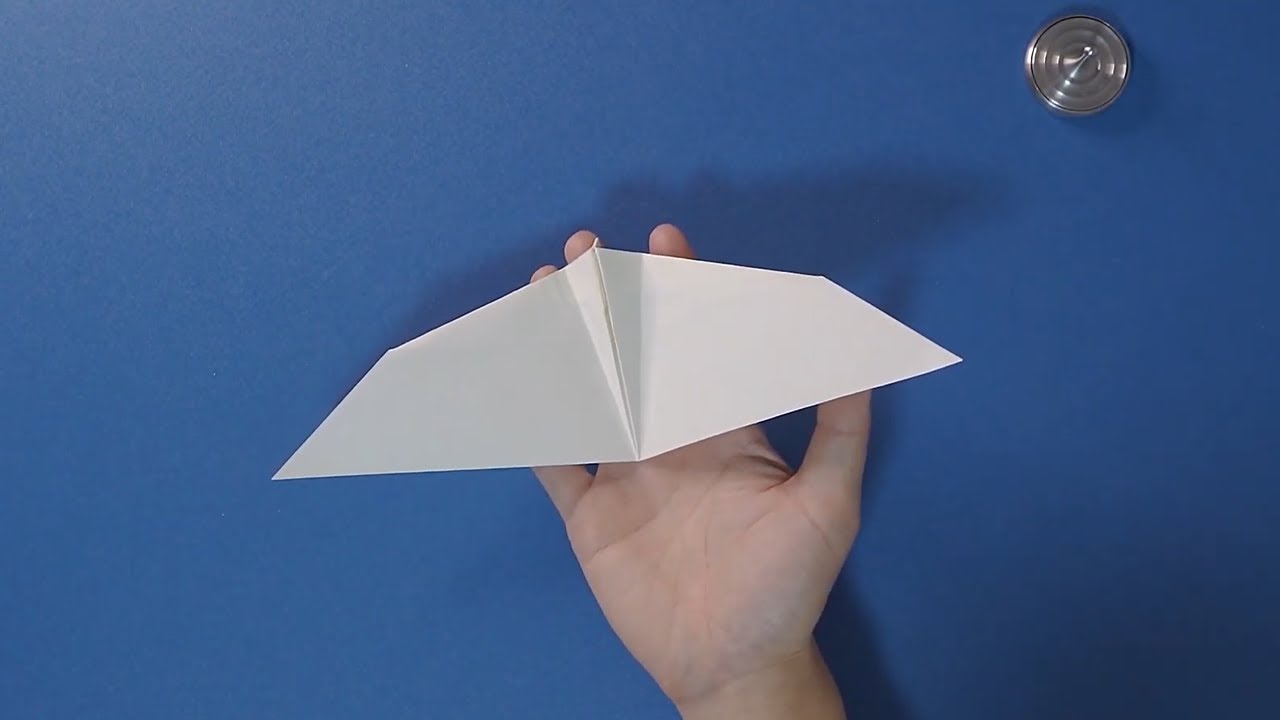 A surf paper plane that flies as far as a bat【123纸飞机】 - YouTube