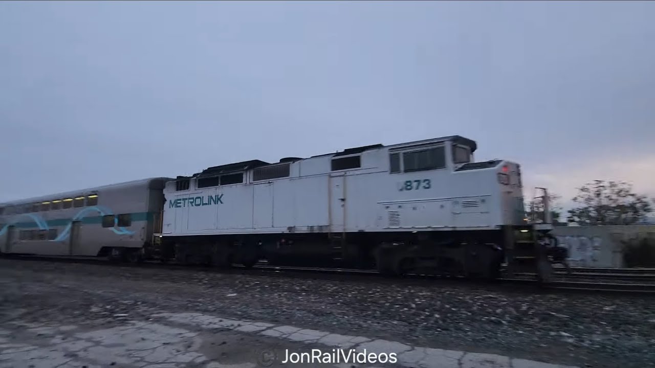 1/24/24 Pre: Metrolink F59PHR SCAX 873 shoves M703 through Los Nietos ...