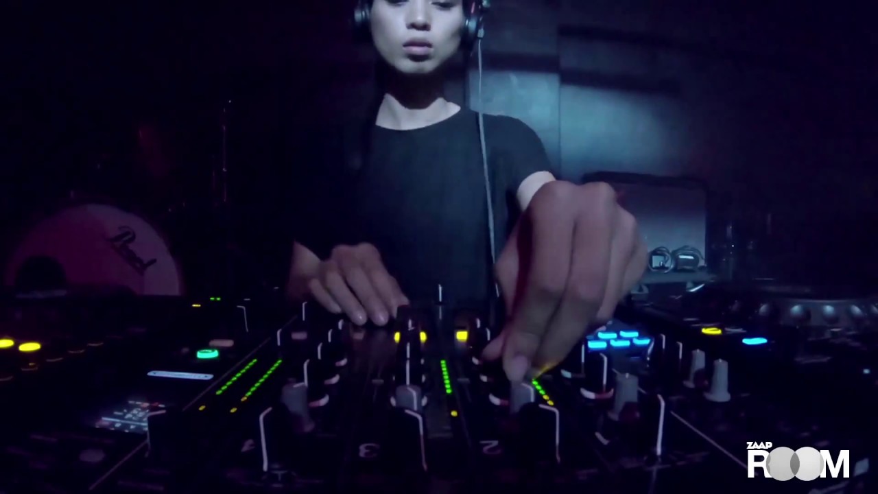 Mendy Indigo @ Mendy Indigo all night long, De Commune Bangkok - YouTube
